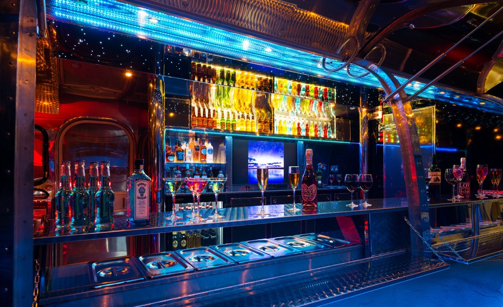 Apollo 70 Airstream Bar | The Coolector