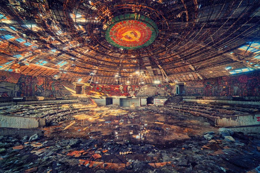 Matthias Haker Decay Photography | The Coolector