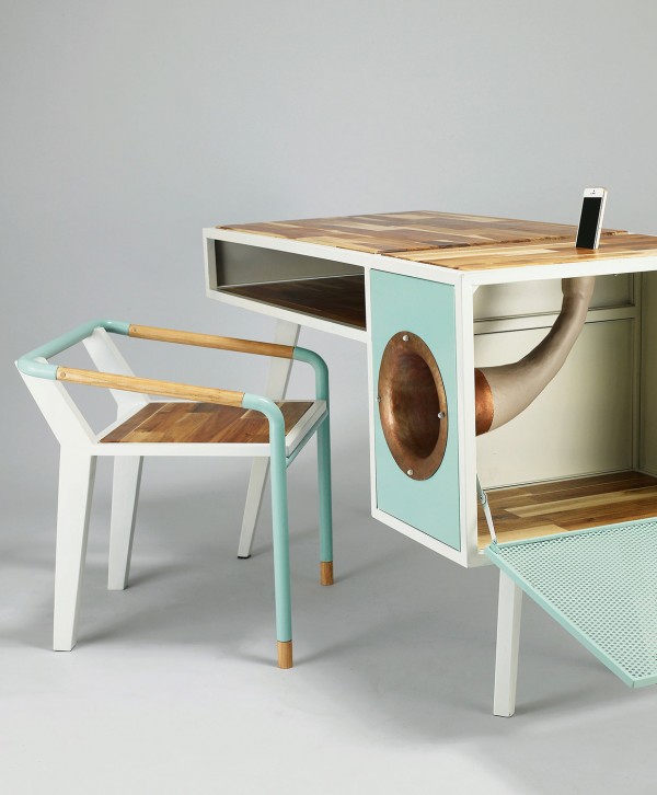 The Soundbox Desk | The Coolector