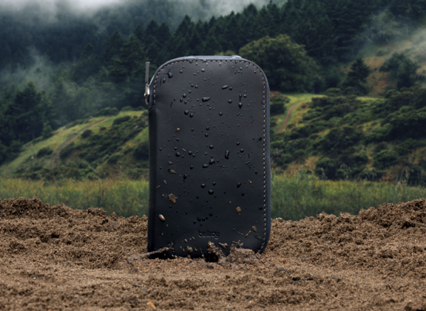 Bellroy Elements Phone Pocket | The Coolector