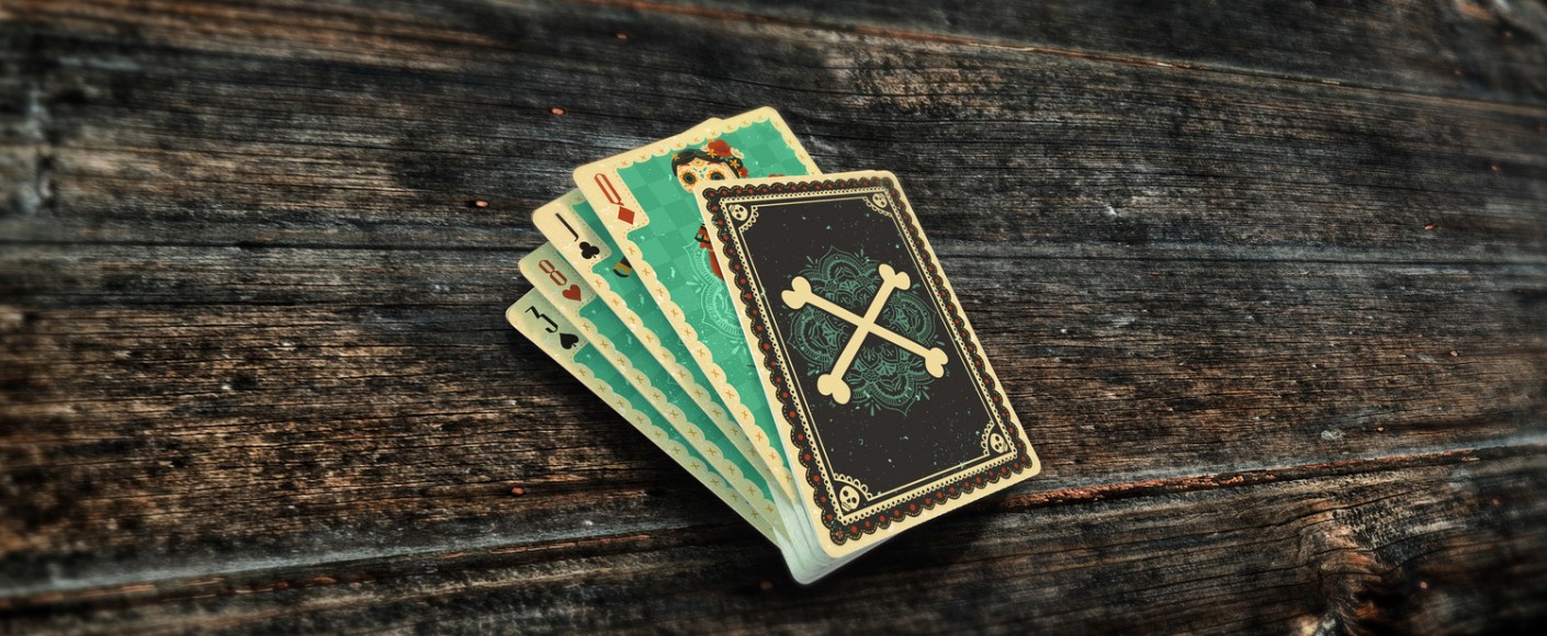 Fuego Playing Cards | The Coolector