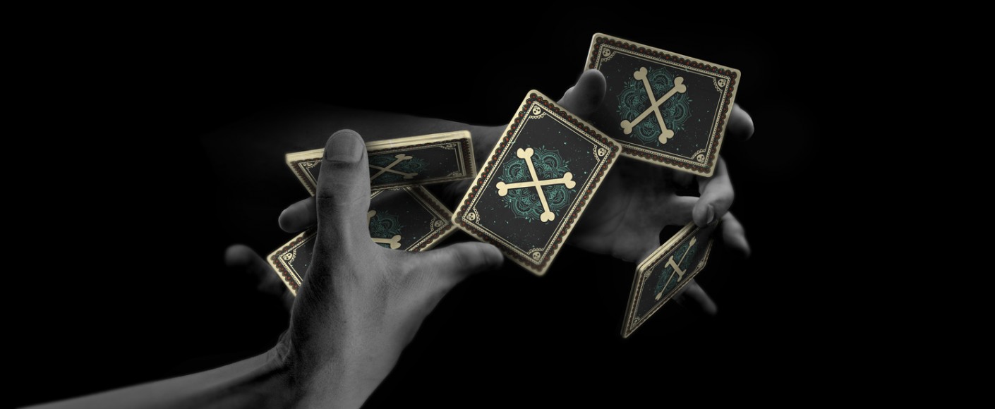 Fuego Playing Cards | The Coolector