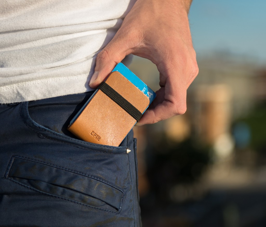 DPTR Clamshell Wallet | The Coolector