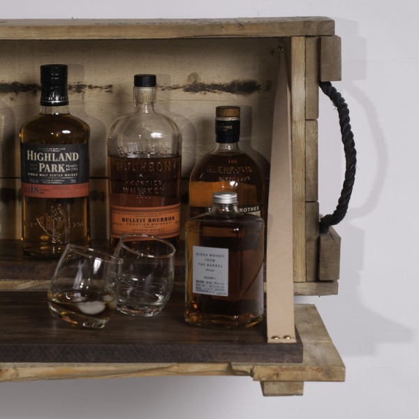 Oliver Apt. Bomb Bar | The Coolector