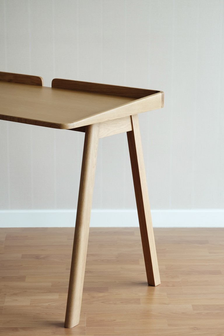 Robin Desk | The Coolector