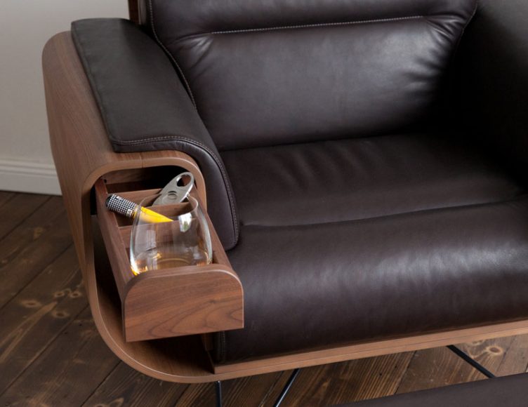 El Purista Smoking Chair | The Coolector