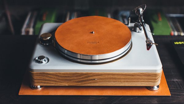 Shinola Runwell Turntable | The Coolector