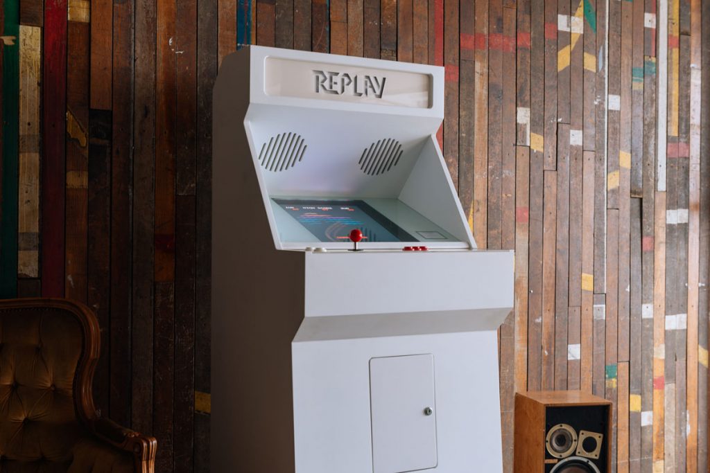 S-T-O-A Modern Arcade Cabinets | The Coolector