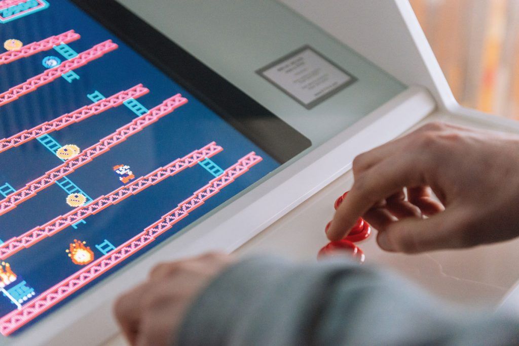 S-T-O-A Modern Arcade Cabinets | The Coolector