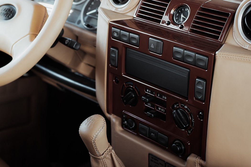 Cool & Vintage Brown Land Rover | The Coolector
