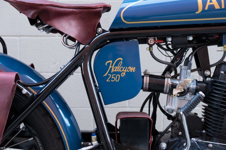 Janus Halcyon 250 Motorcycle | The Coolector