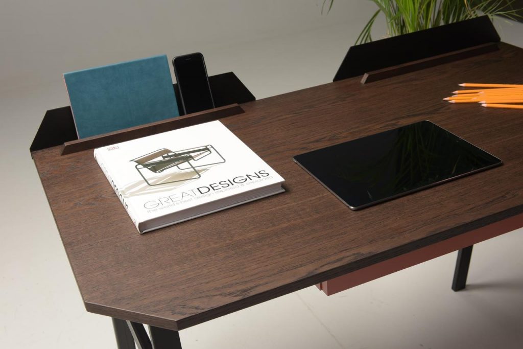 UFO Lift Desk | The Coolector