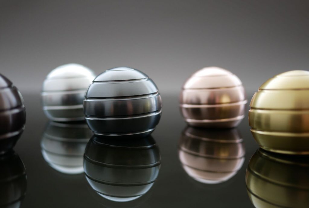 MEZMOGLOBE Kinetic Desk Toy | The Coolector