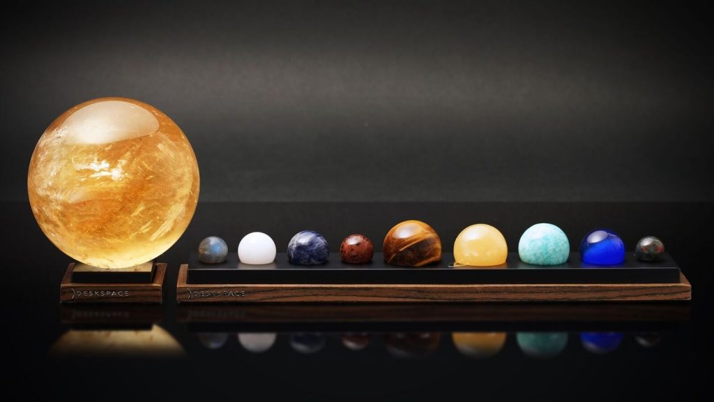 DeskSpace Handcrafted Solar Mood Lamp | The Coolector