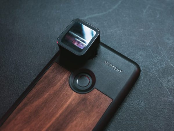 Moment Pixel Photo Case | The Coolector