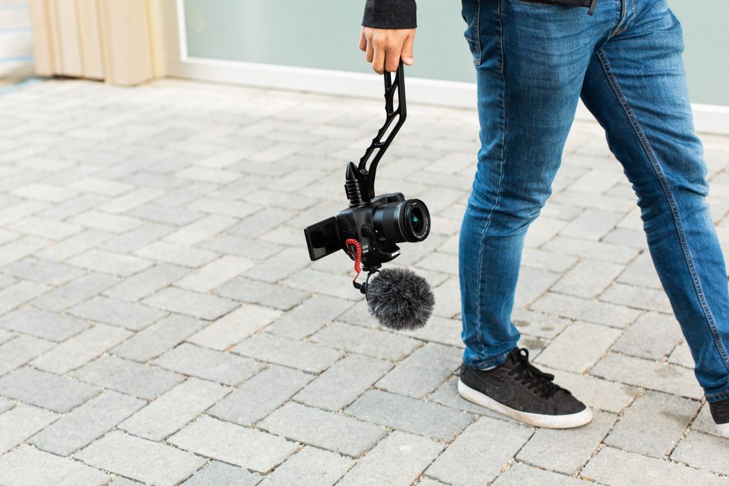 SwitchPod Handheld Tripod | The Coolector