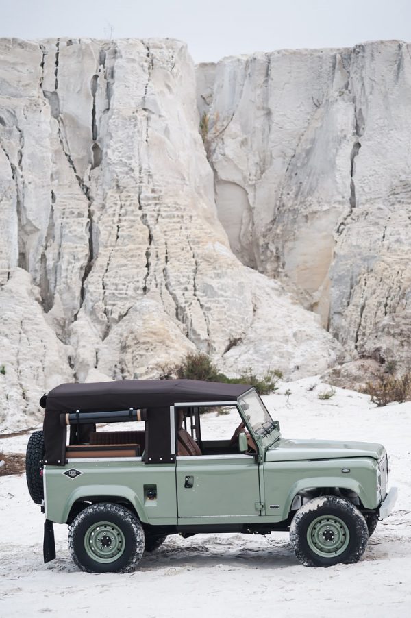 Cool & Vintage Grasmere Green Land Rover D90 | The Coolector