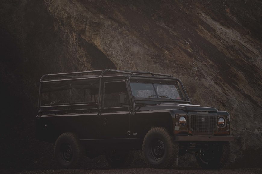 Cool & Vintage 1983 Blacked Out Defender | The Coolector