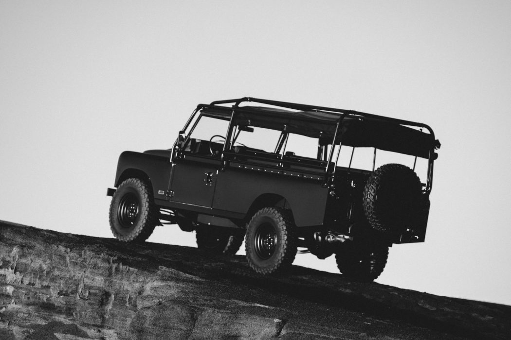 Cool & Vintage 1983 Blacked Out Defender | The Coolector
