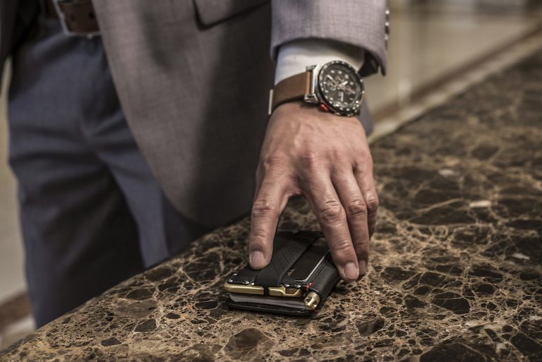 Dango 007 Goldfinger Wallet | The Coolector