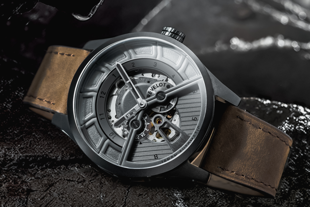 Revelot Retro-Futuristic Automatic Watch | The Coolector