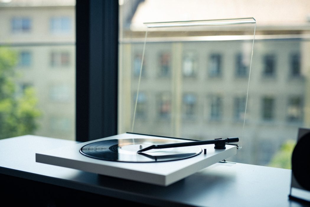 Tone Factory Minimalist Turntable | The Coolector