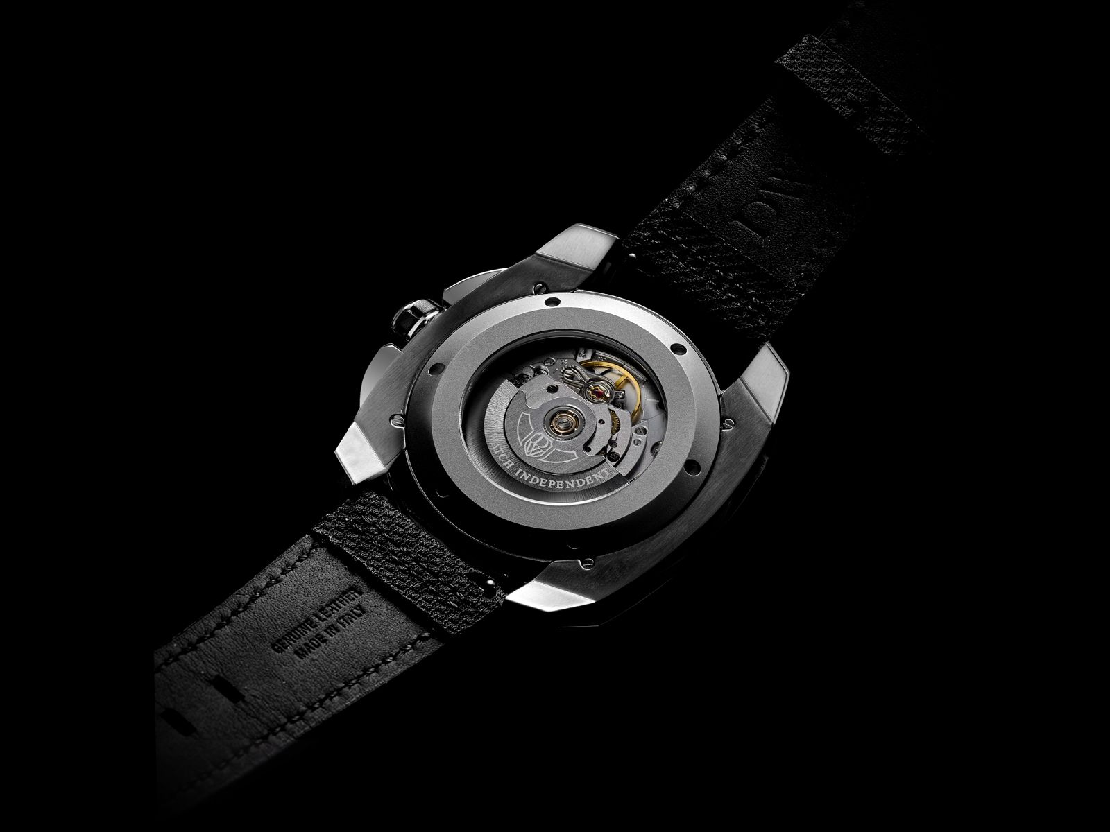 DWISS Wandering Hours Watch | The Coolector