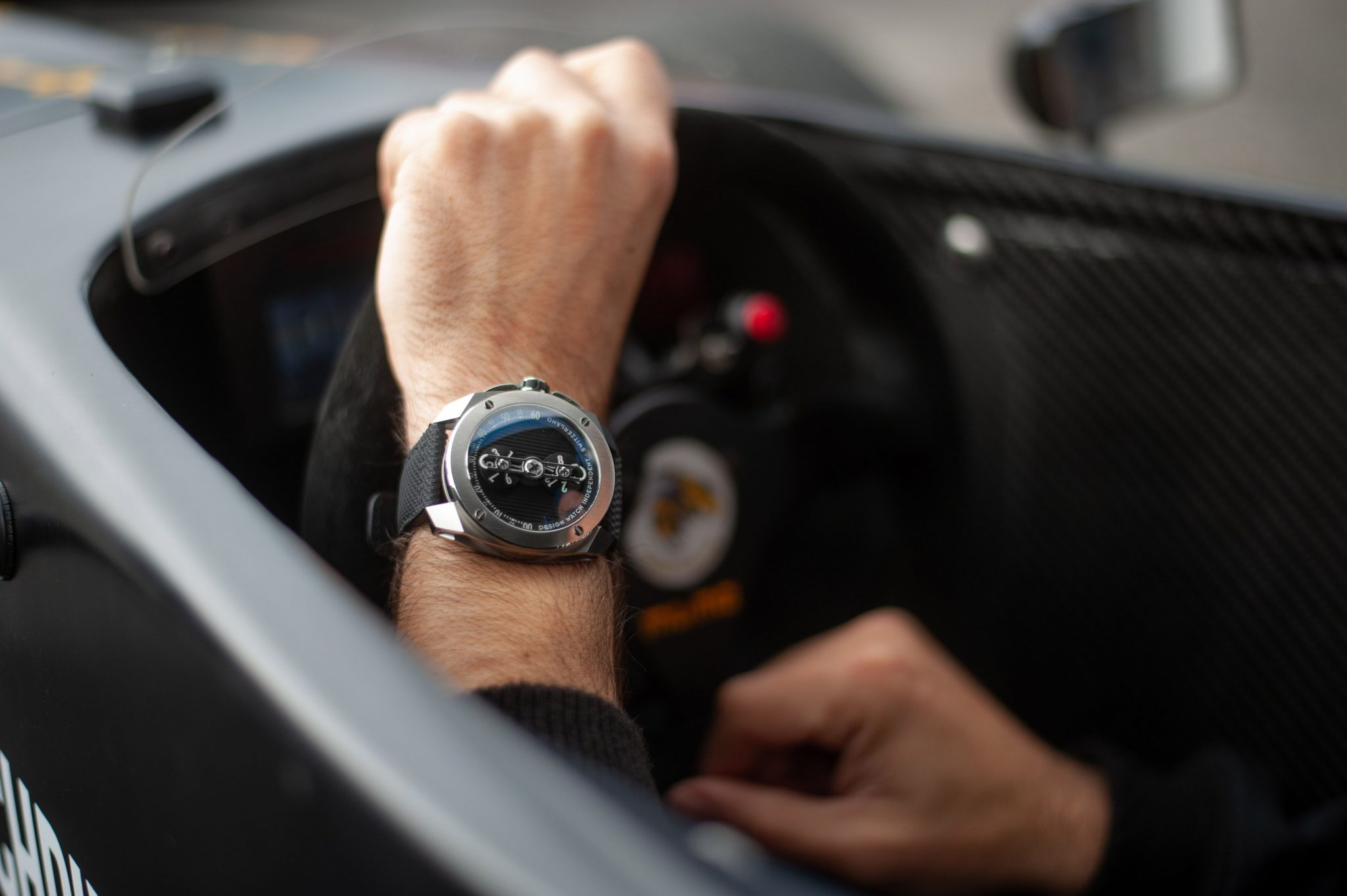 DWISS Wandering Hours Watch | The Coolector