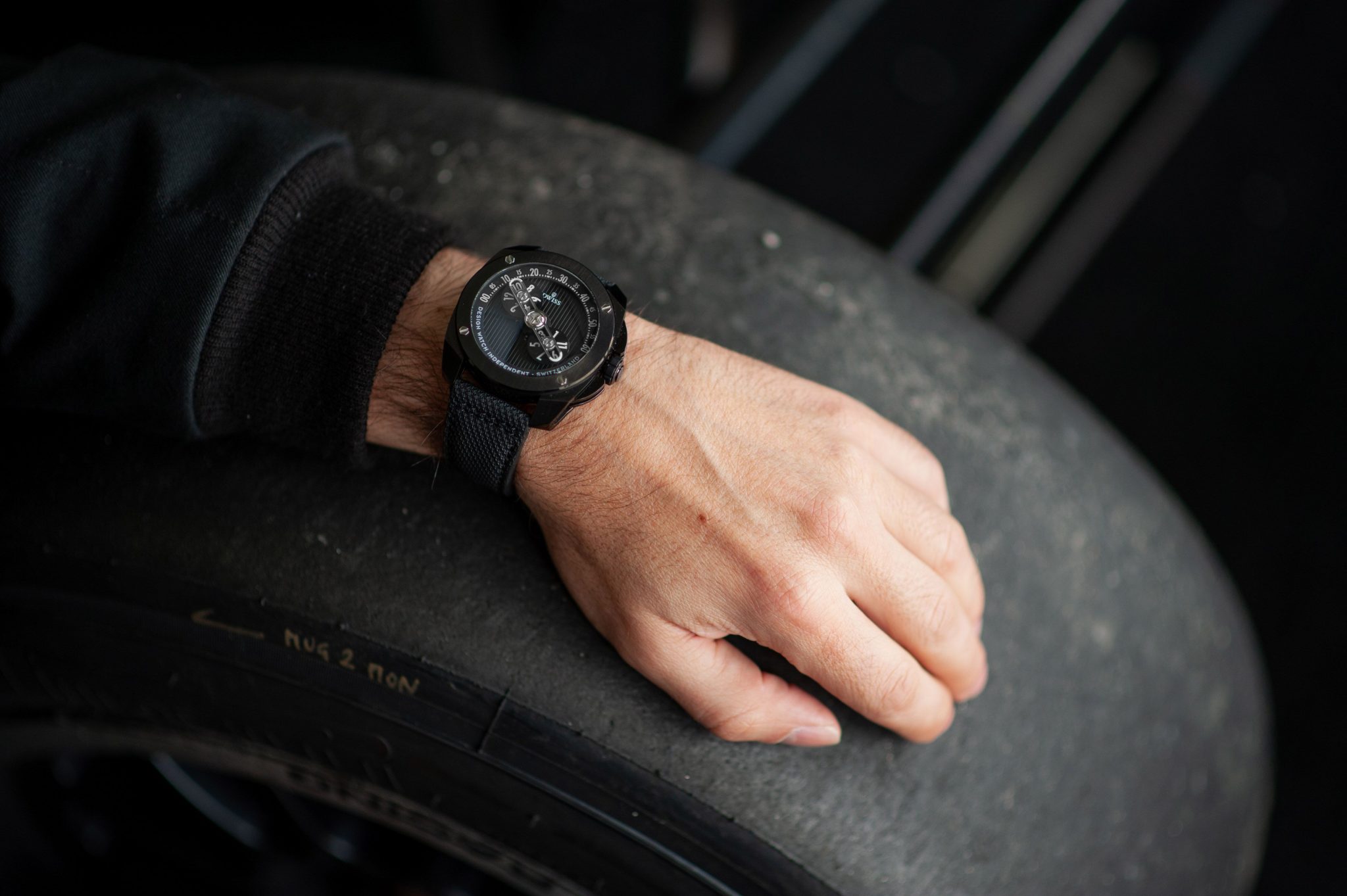 DWISS Wandering Hours Watch | The Coolector