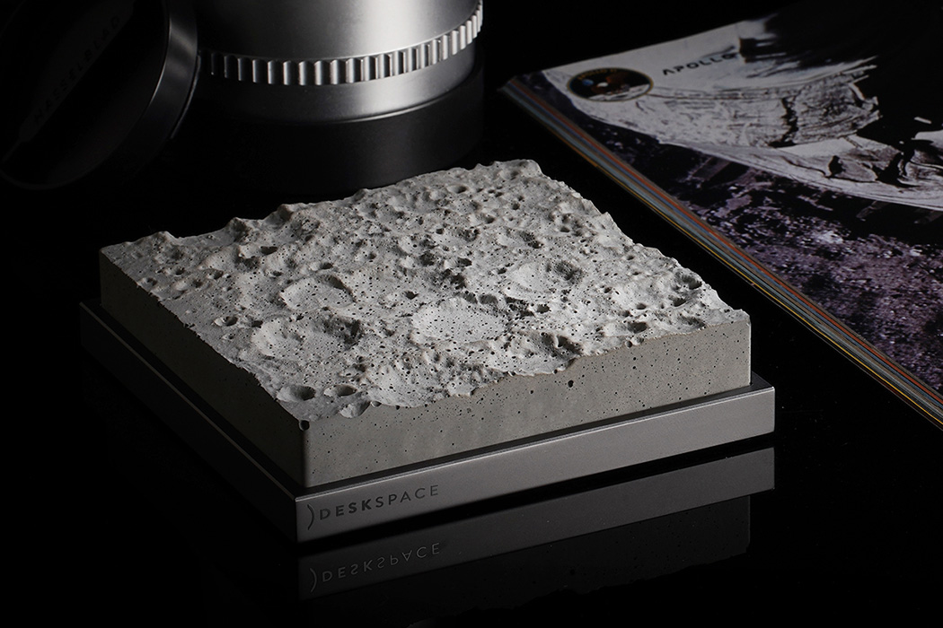 DeskSpace Lunar Surface | The Coolector