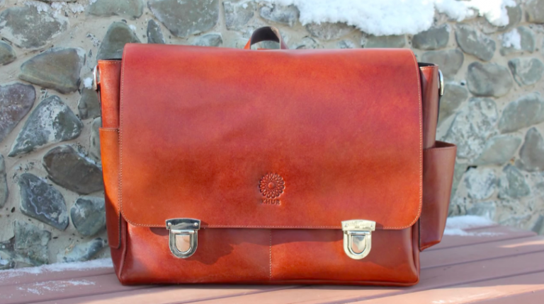 SARLAG Leather Messenger Bag | The Coolector