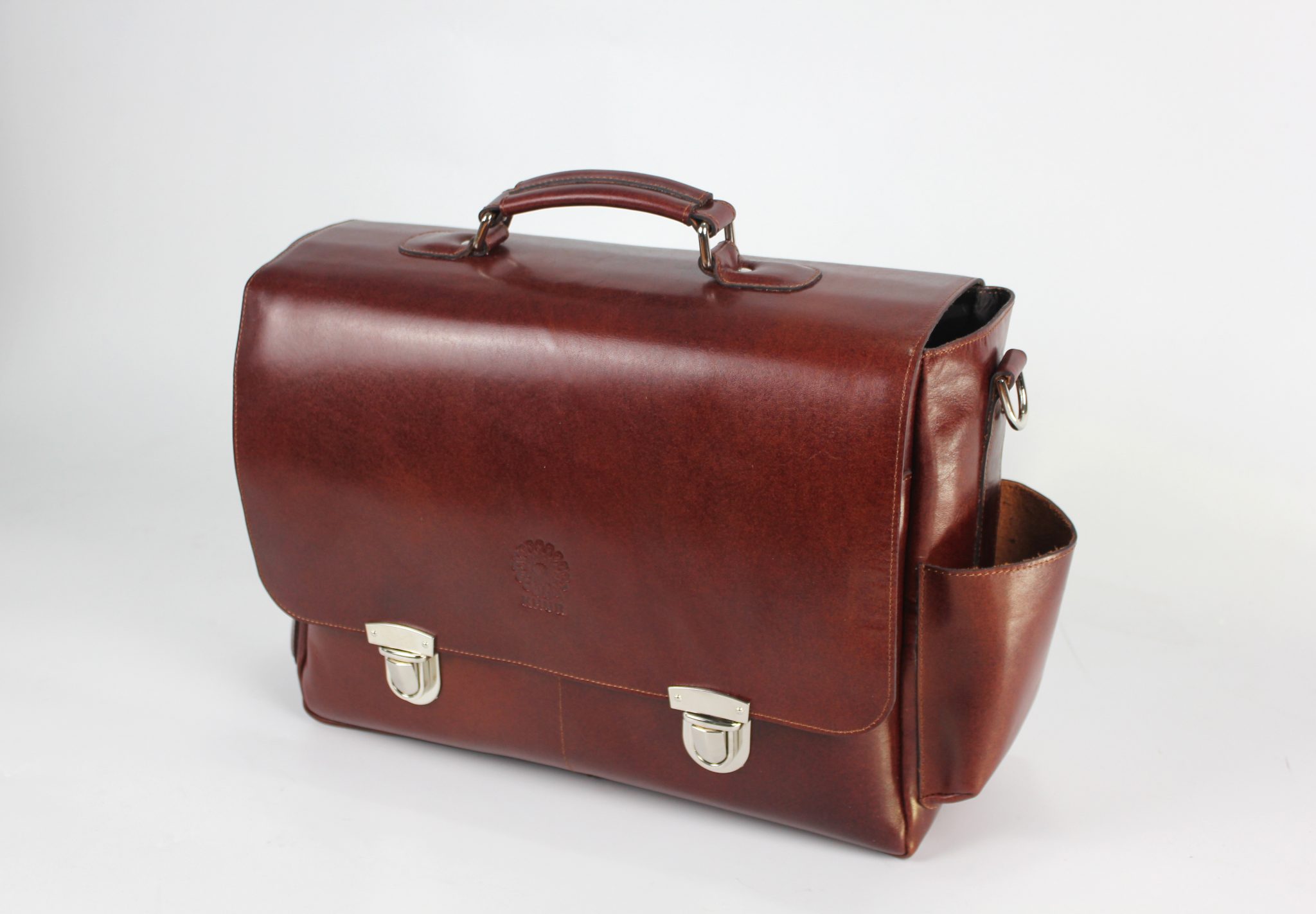 SARLAG Leather Messenger Bag | The Coolector