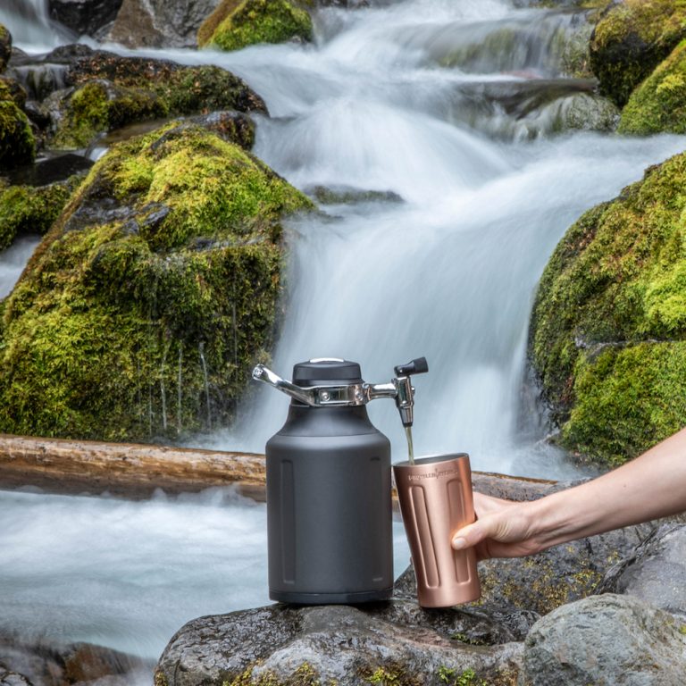 5 of the Best Growlers for Craft Beer Fans | The Coolector