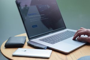 HybridDrive – Expandable Storage Hub with Fast SSD | The Coolector