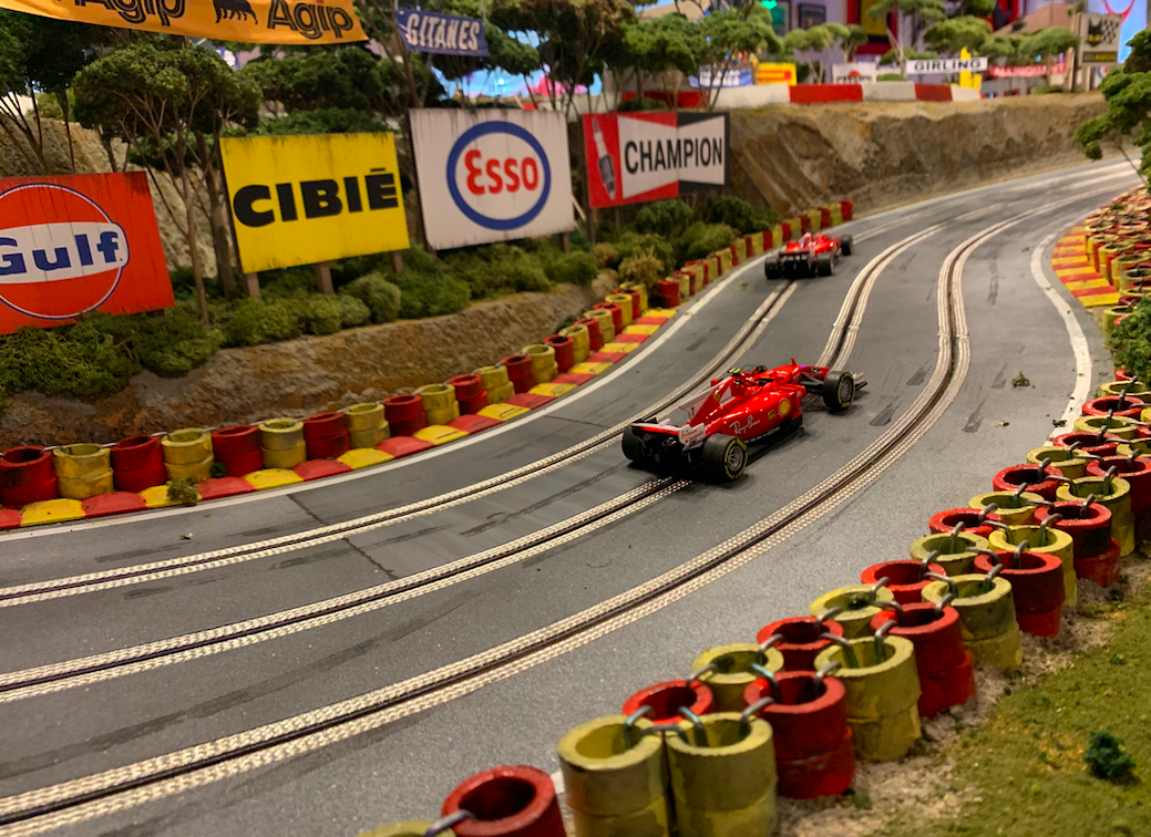 Slot Mods Raceways Globo Rojo Racetrack | The Coolector