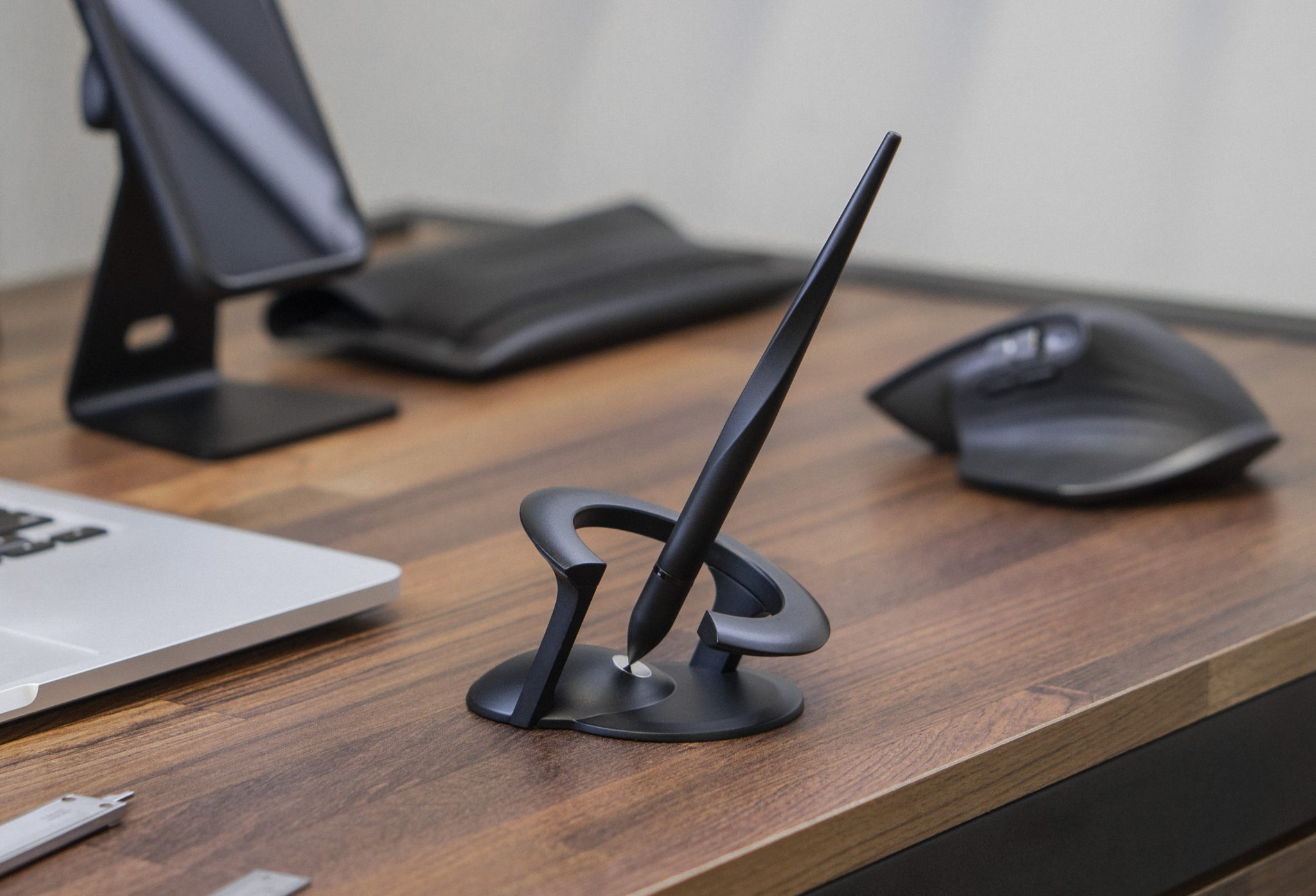 Sean Woolsey Studio L-Shaped Wolf Desk | The Coolector