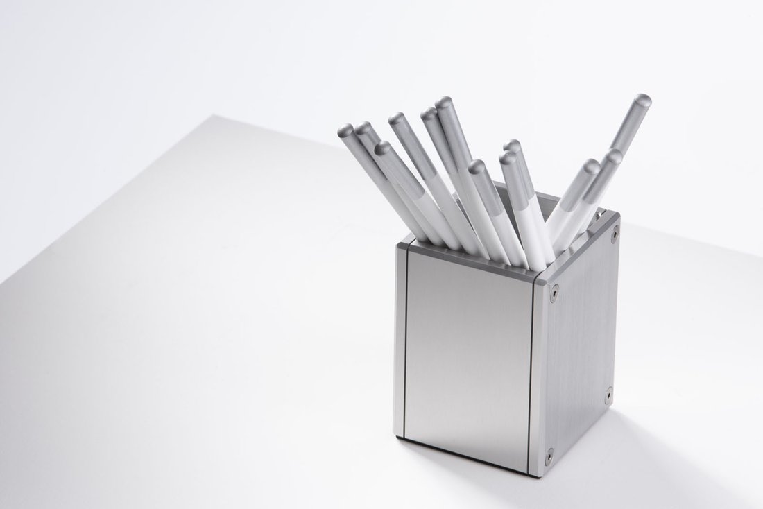 Olson Form Desk Accessories | The Coolector