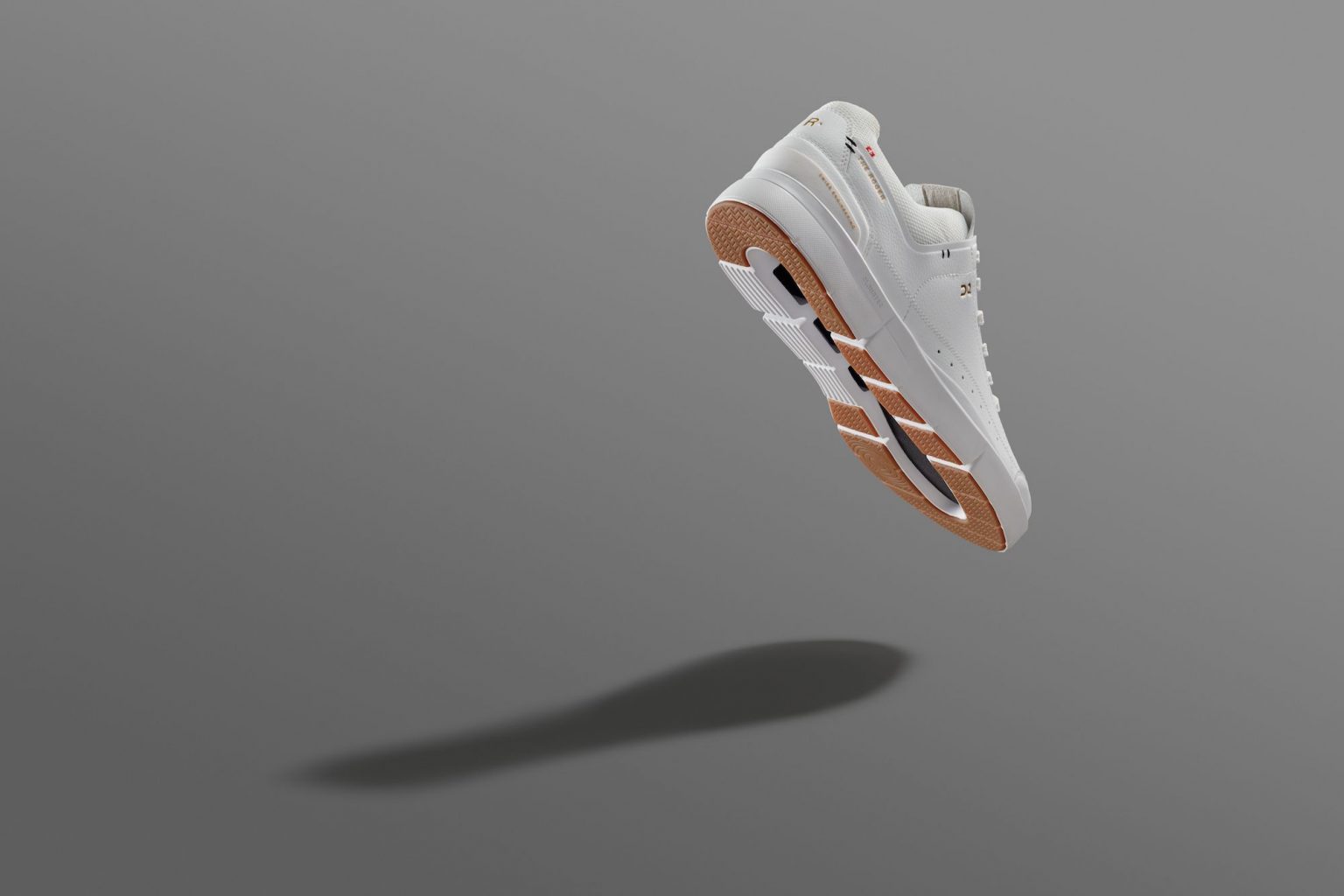 On Running THE ROGER Centre Court 0-Series | The Coolector