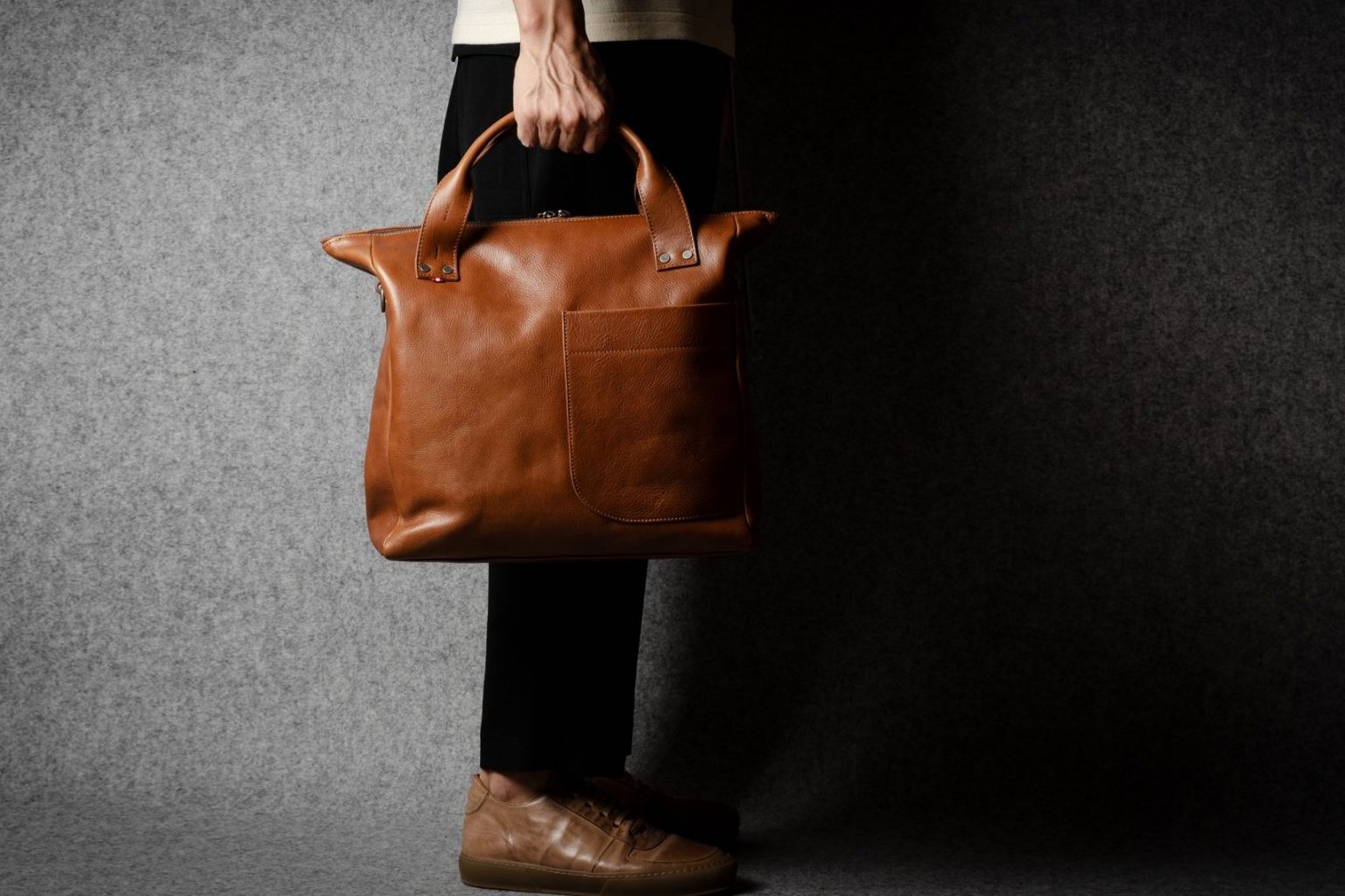 Hard Graft Ad-Lib Shoulder Bag | The Coolector