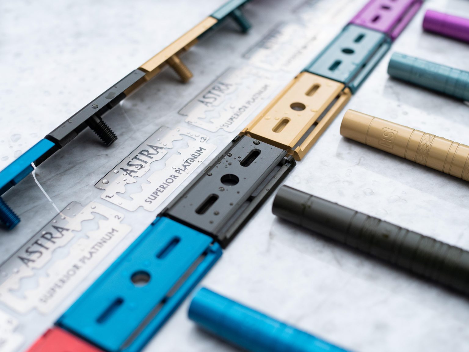 Henson Shaving Razors | The Coolector