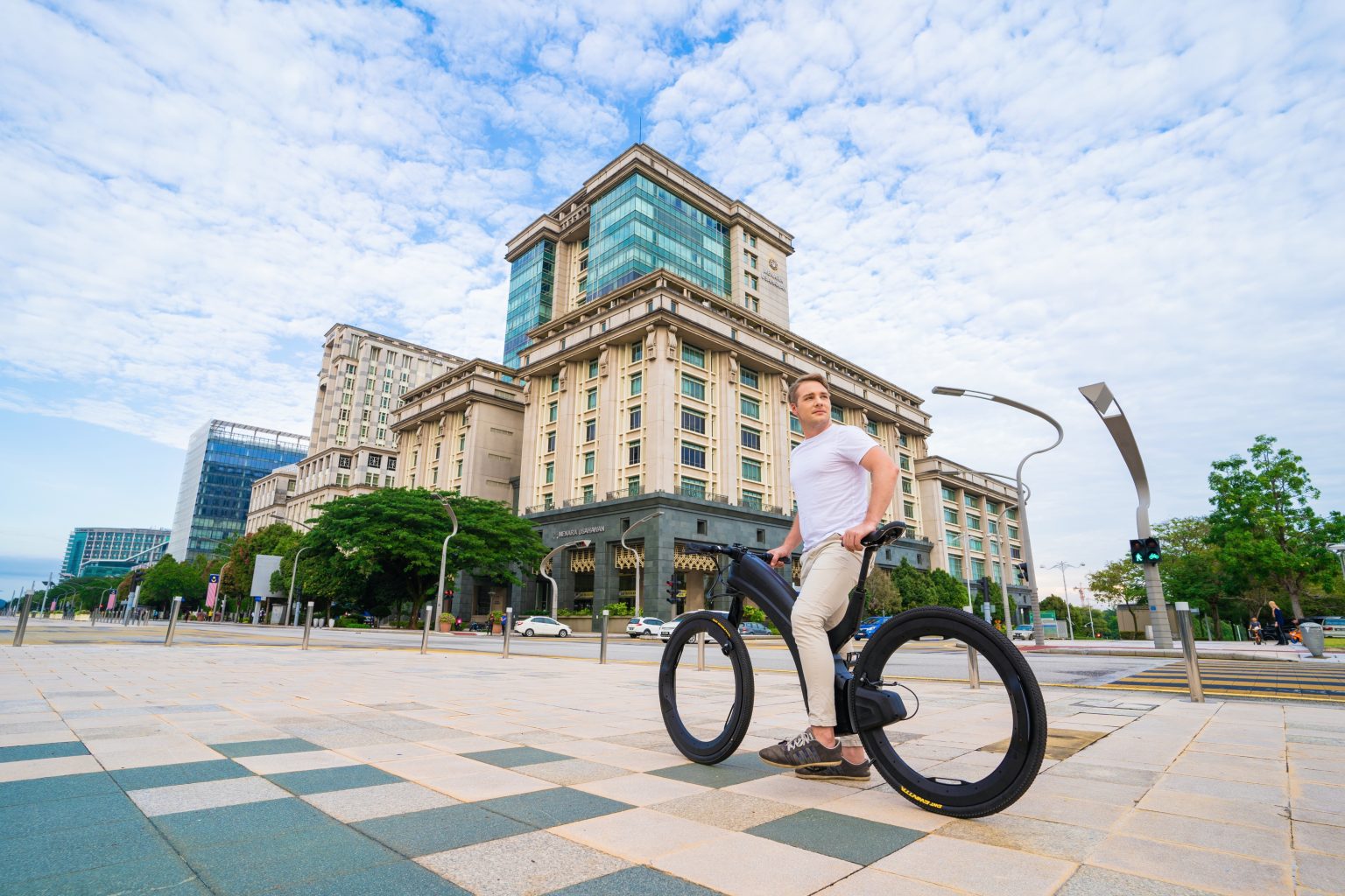 Reevo Hubless eBike | The Coolector