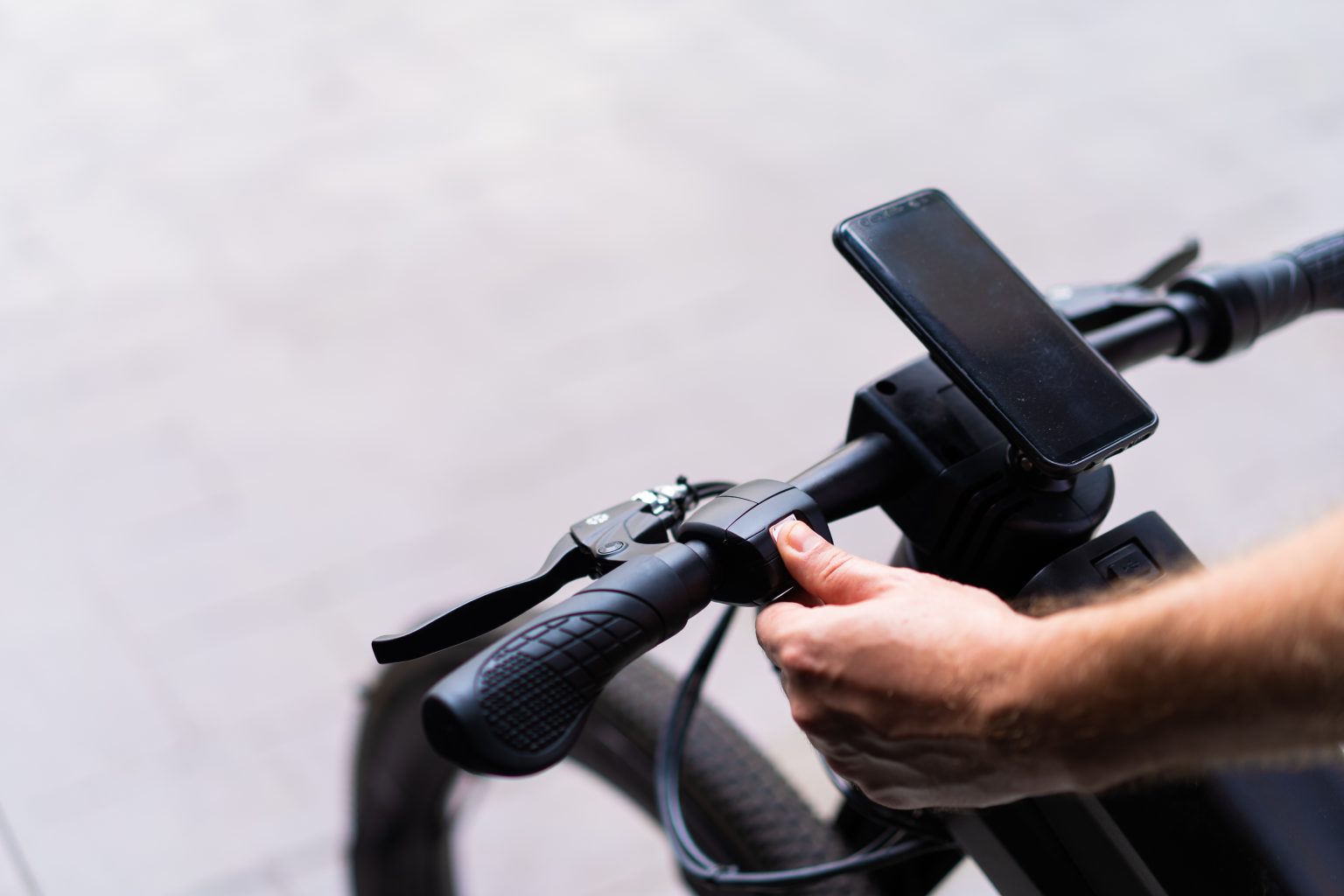 Reevo Hubless eBike | The Coolector