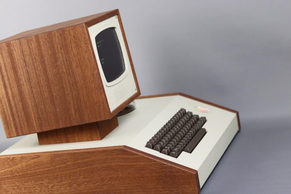 Love Hultén Aple Apple 1 Display Case | The Coolector