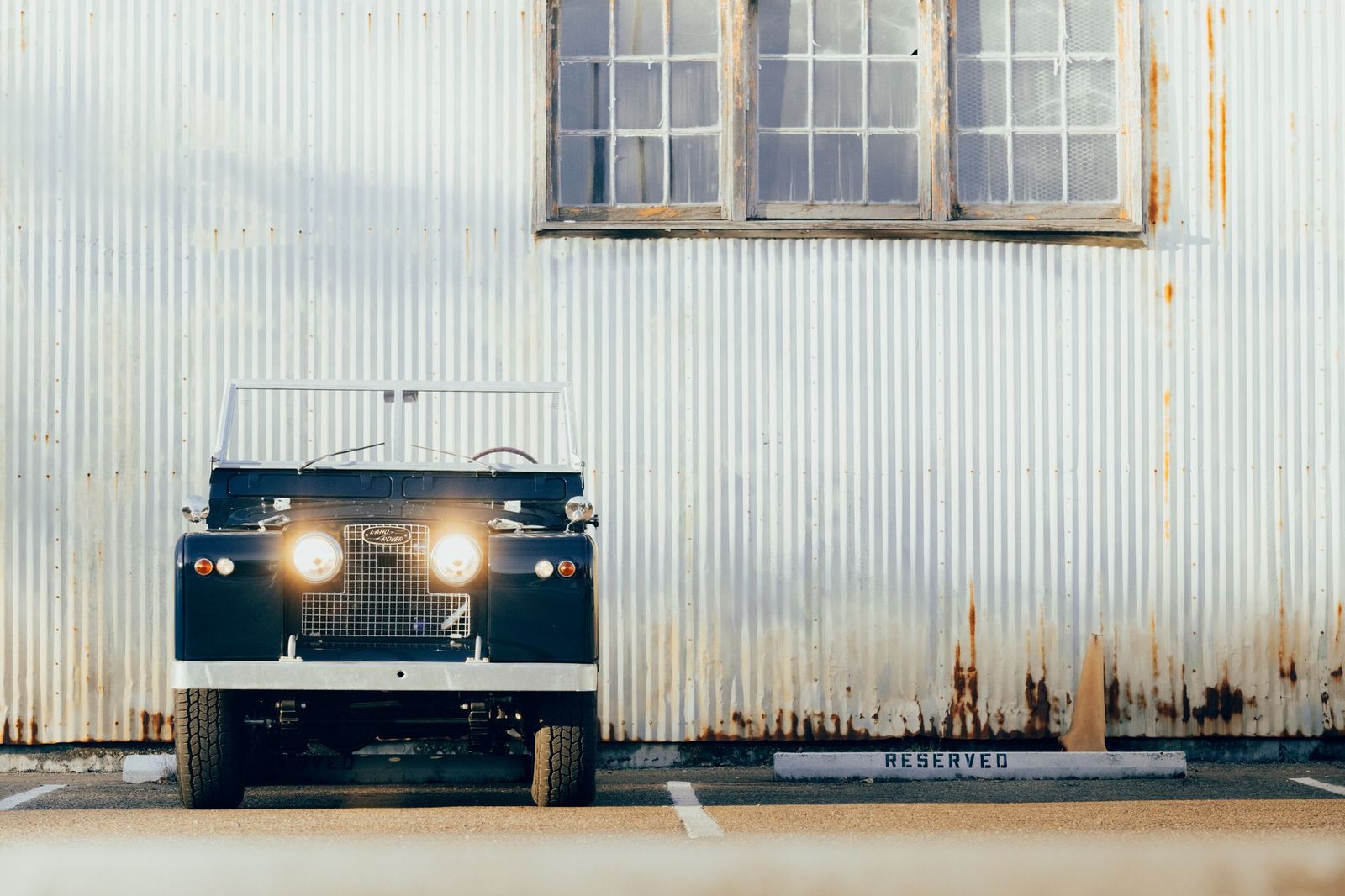 Himalaya x Taylor Stitch Land Rover Pre-Defender | The Coolector