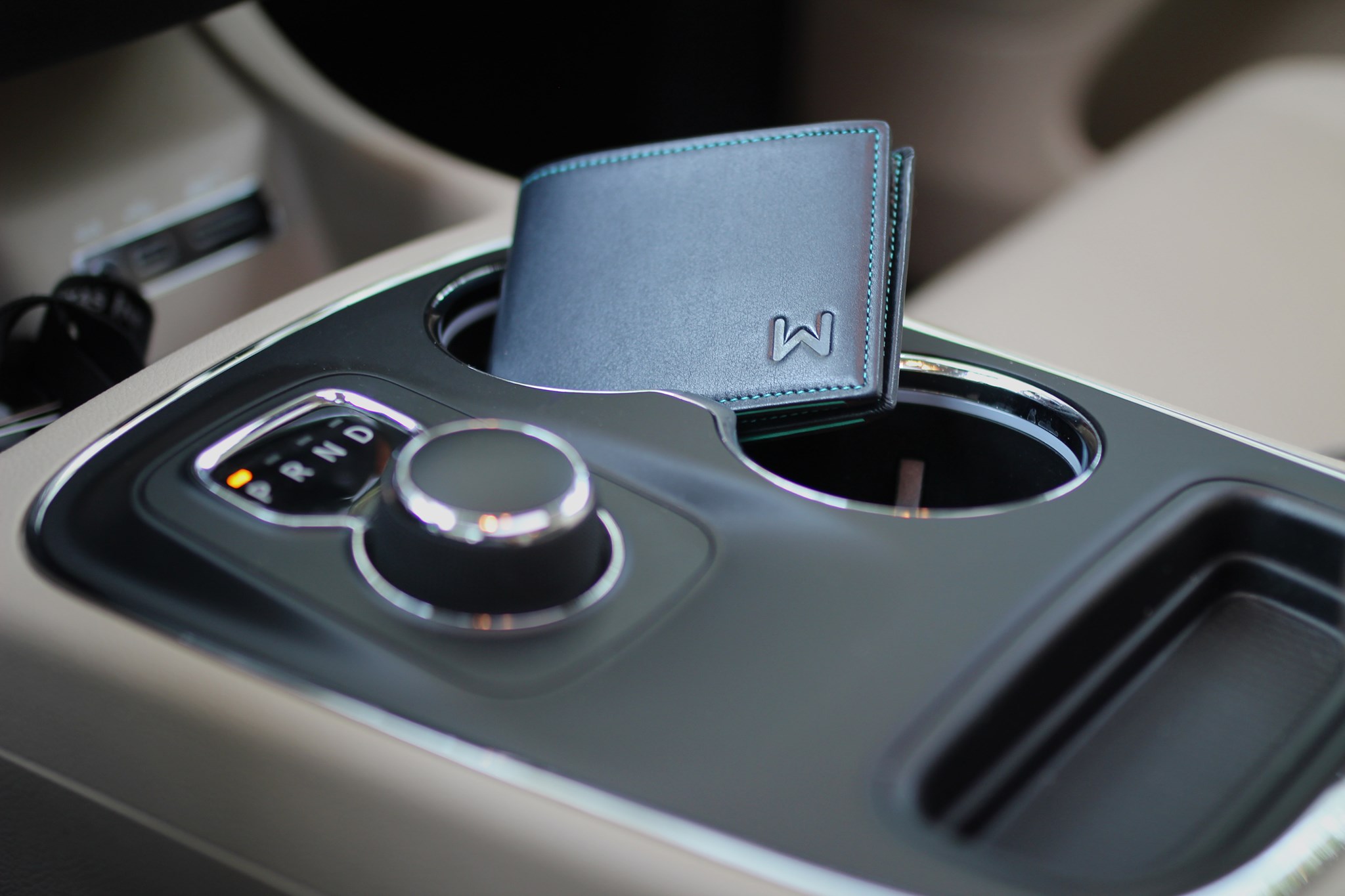 Walli Trackable Wallet | The Coolector