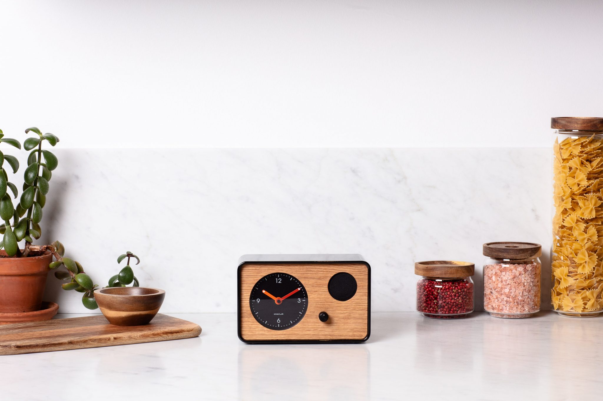 OneClock Minimalist Analog Timepiece | The Coolector