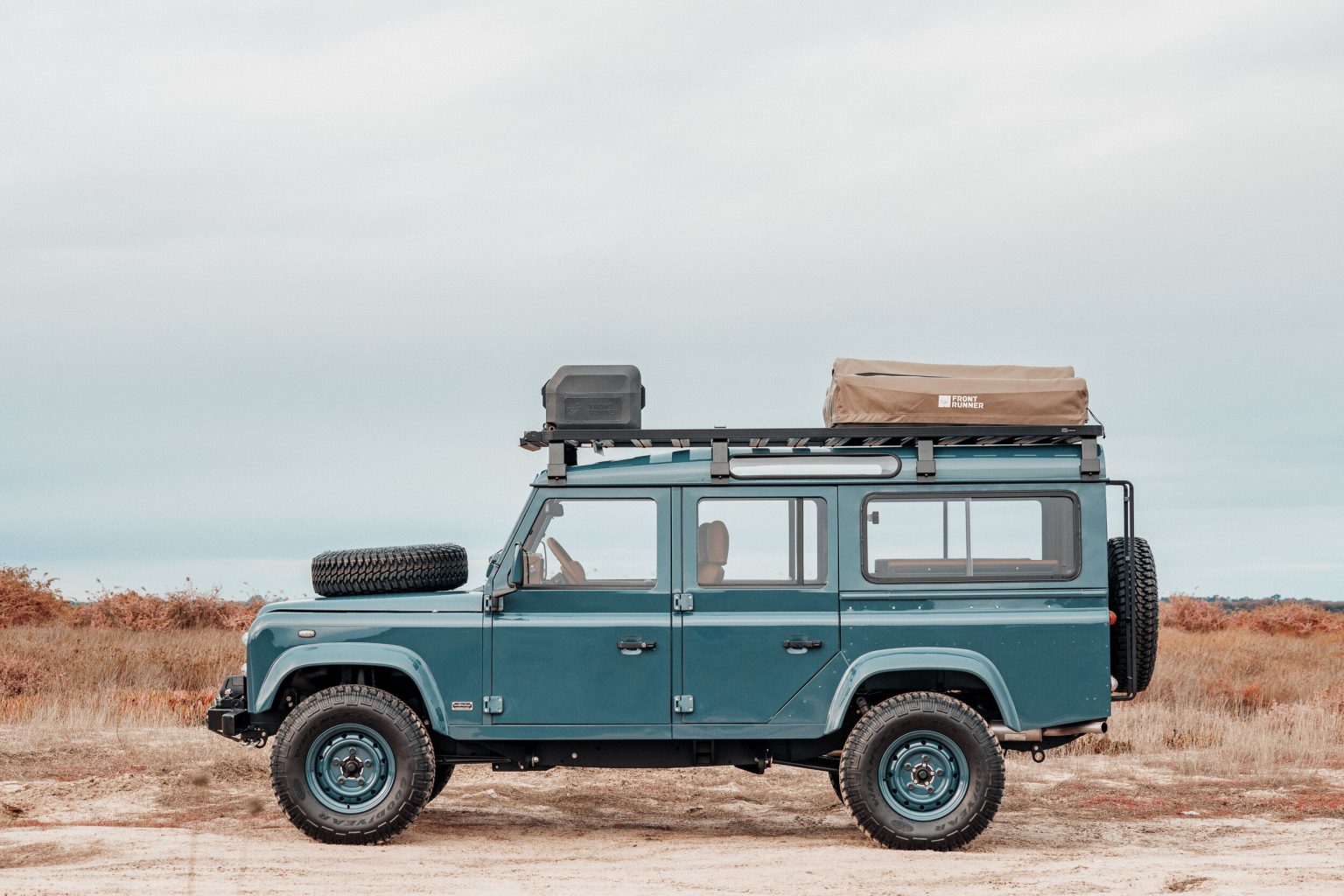 Cool & Vintage 1995 Land Rover Defender 110 | The Coolector