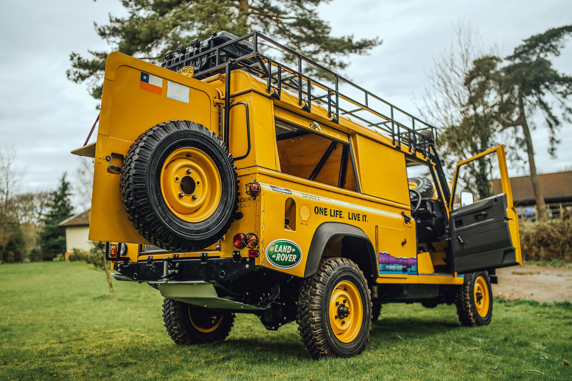 1998 LAND ROVER DEFENDER 110 CAMEL TROPHY | The Coolector
