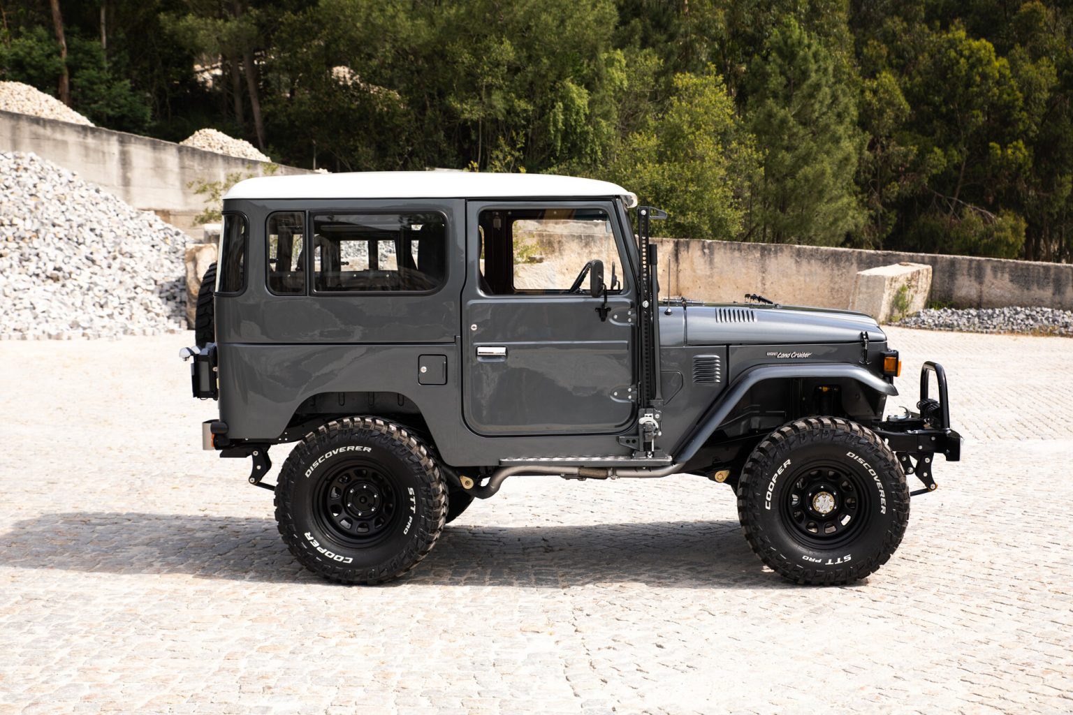 Legacy Overland 1982 Toyota Land Cruiser BJ40 | The Coolector