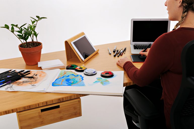 UpDown Desk PRO Series Standing Desks | The Coolector